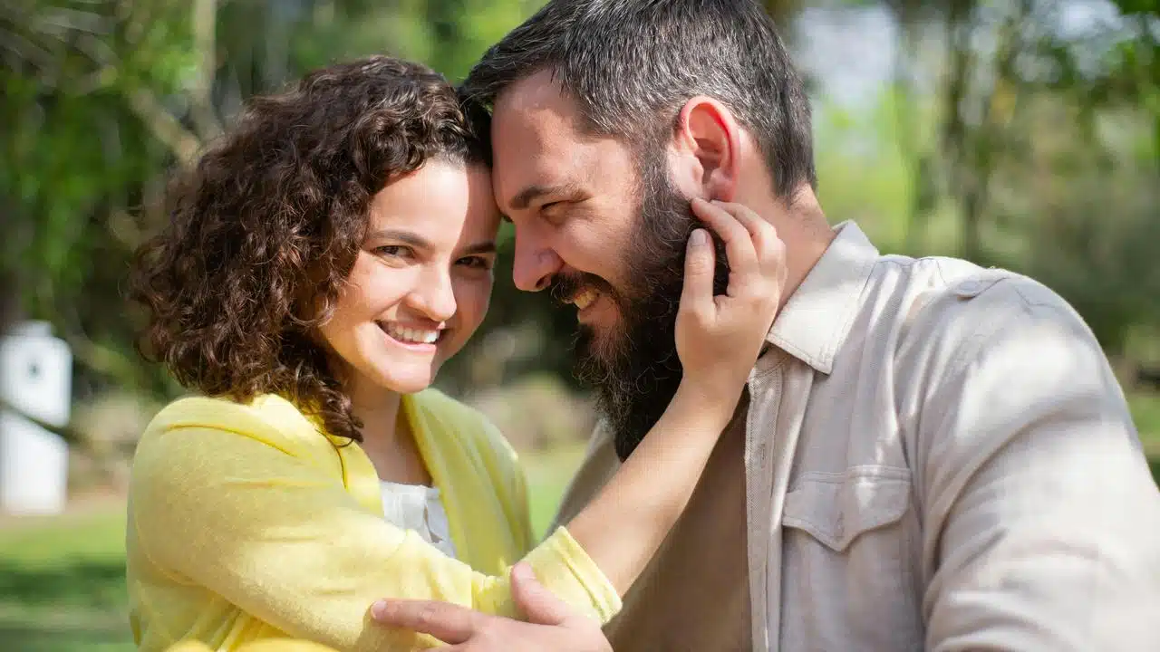 19 Evident Signs That a Man Is Completely Loyal and Faithful to You