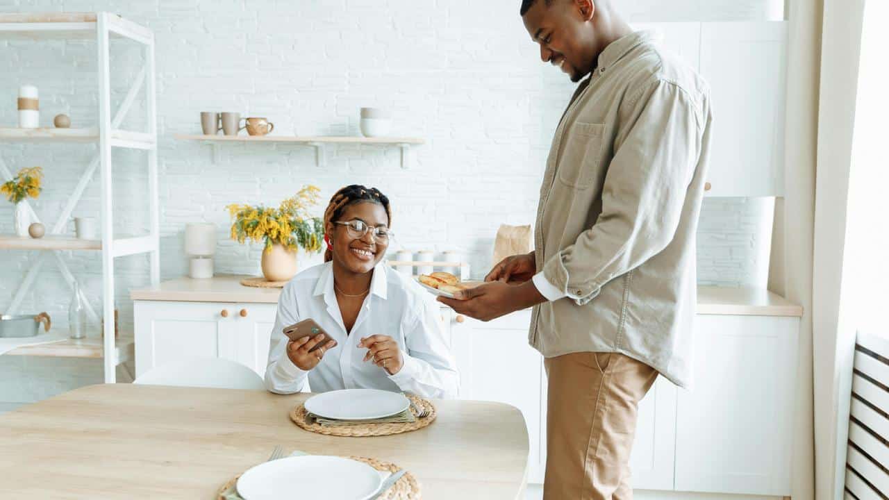 19 Evident Signs That a Man Is Completely Loyal and Faithful to You