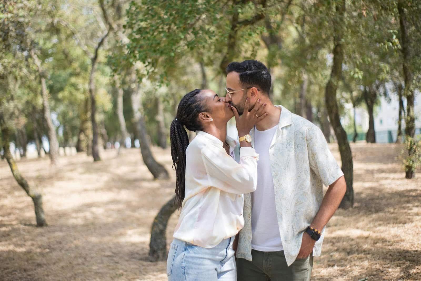 18 Ways Men Apologize Without Using Words