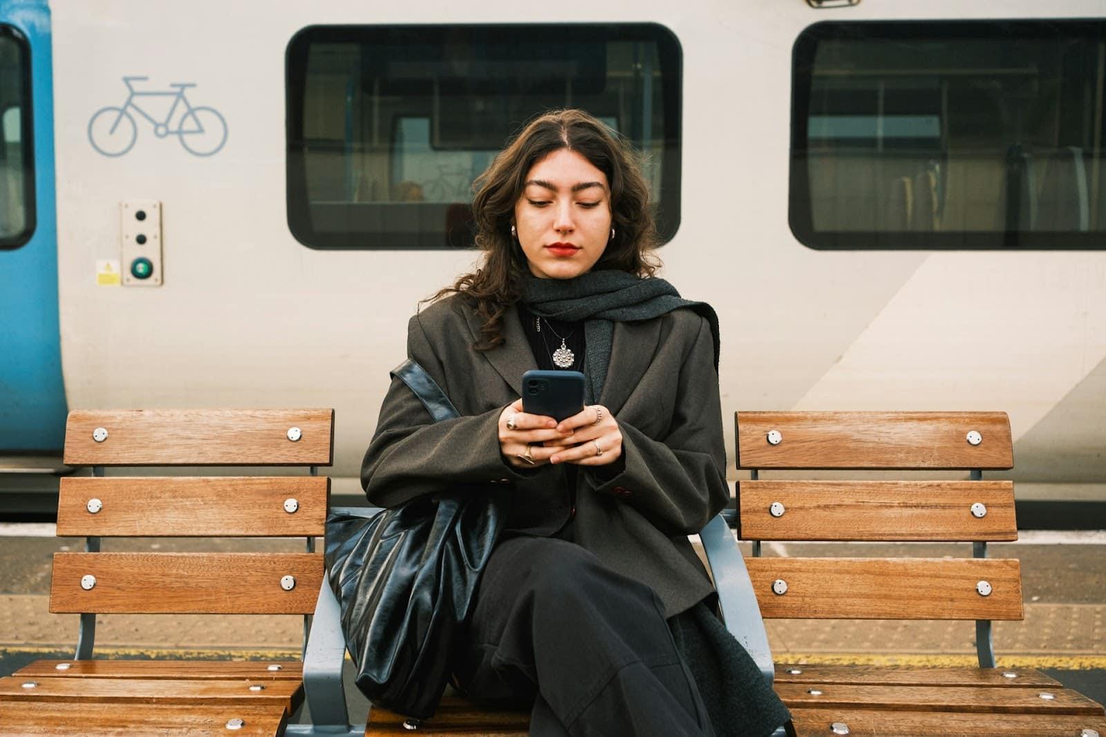 15 Clear Signs She Doesn’t Want A Relationship With You