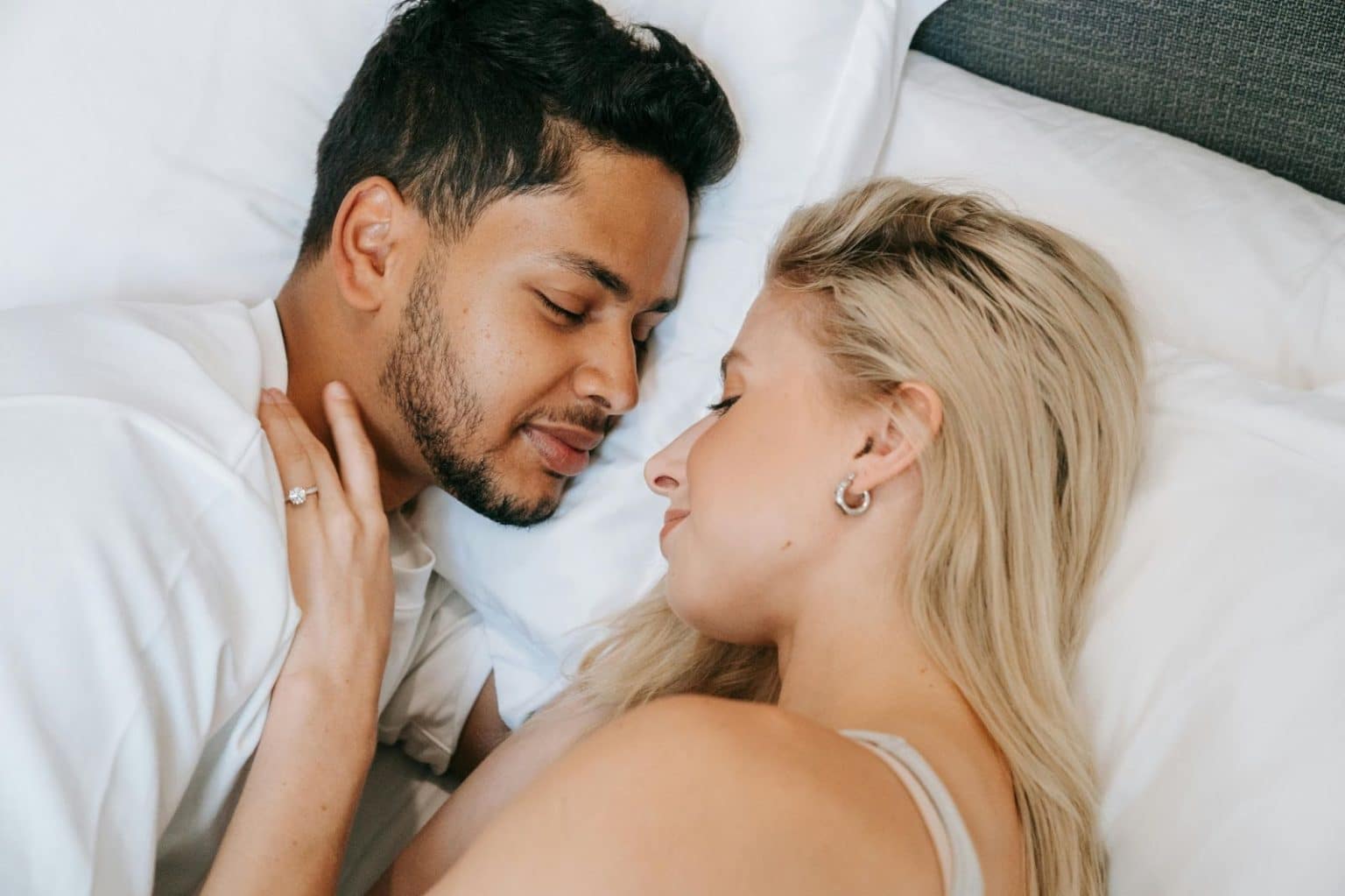 18 Ways Real Love Looks Boring (But Isn’t)