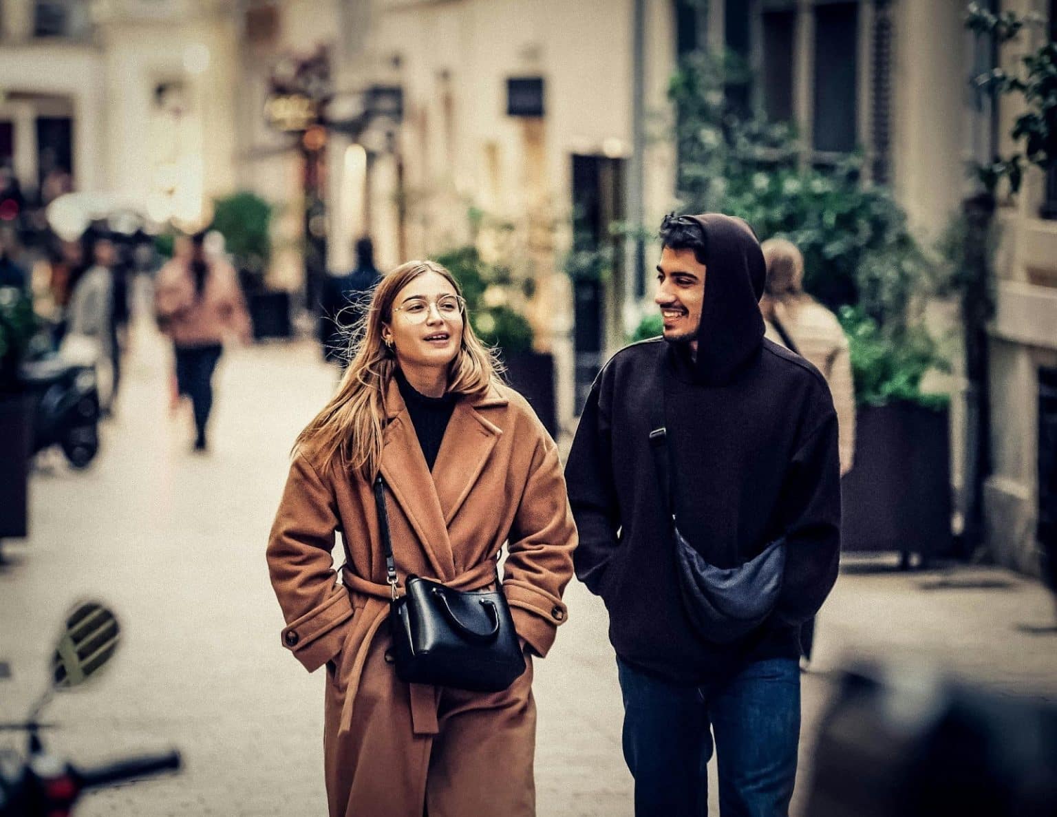 18 Ways Old Love Differs from Modern Love, Are We Doing It Better or ...