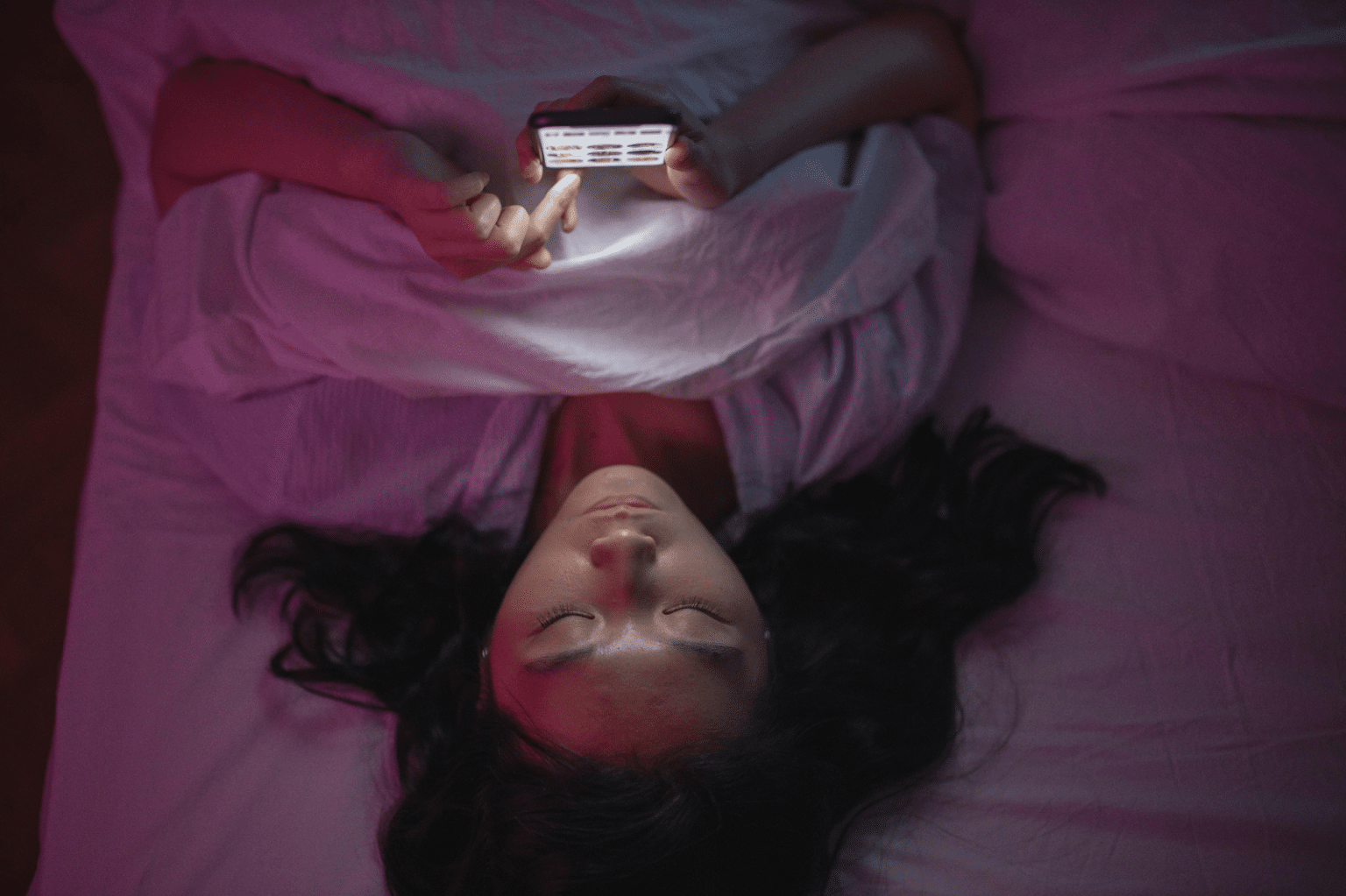 19 Signs You’re Dating a Woman Who’s Not Over Her Ex