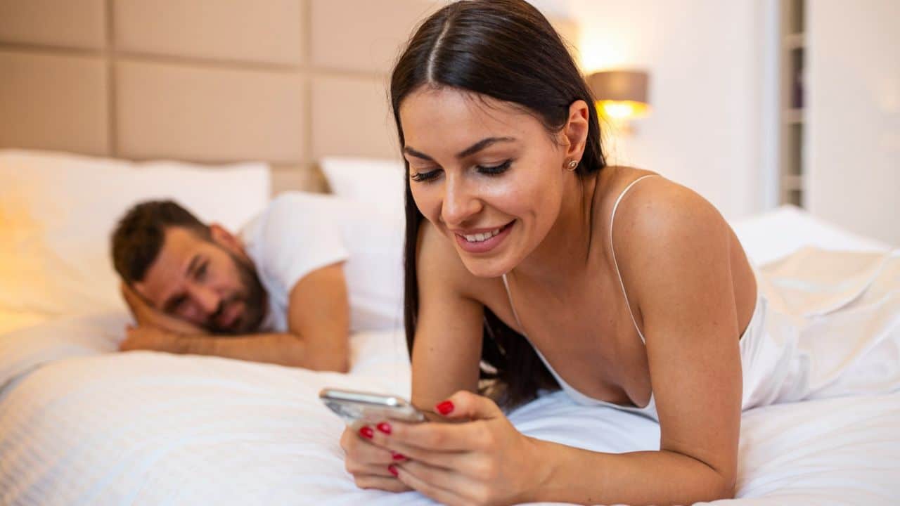 15 Ways Hypergamy Destroys a Man’s Admiration for His Wife Over Time