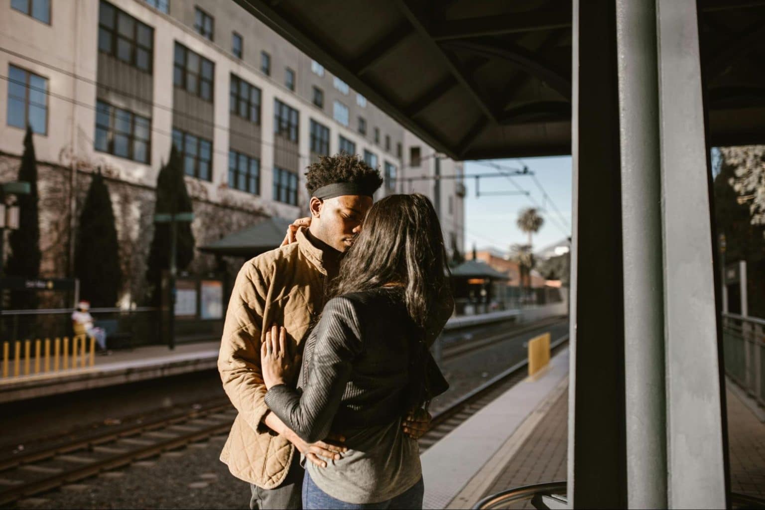 18 Secrets Long-Distance Couples Learn the Hard Way