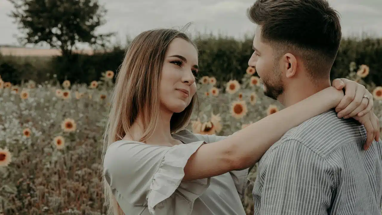 15 Easy Ways to Flirt Without Being Awkward or Cringe