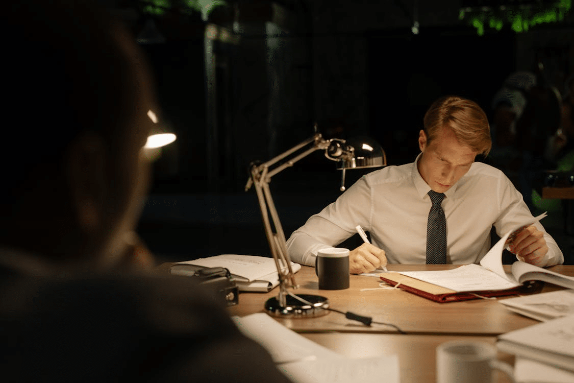 17 Stages Men Go Through After Losing the Woman Who Truly Loved Them