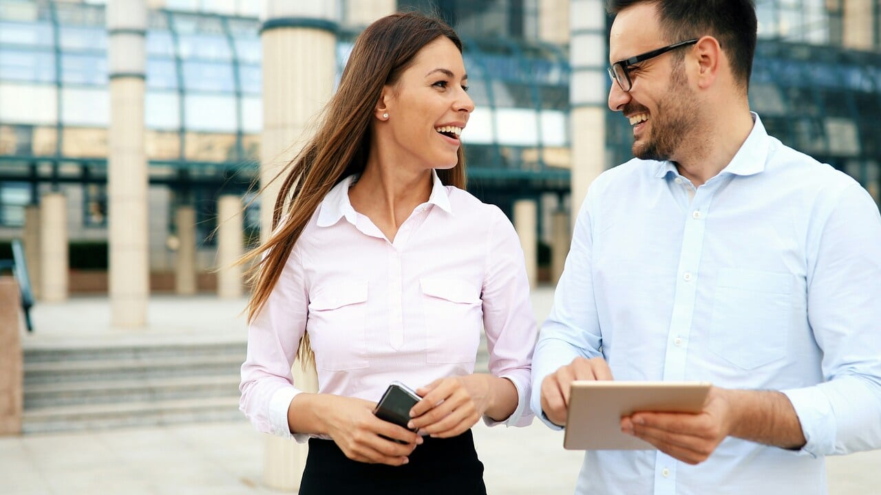The 18 Signs She Wants a Relationship, But Not with You