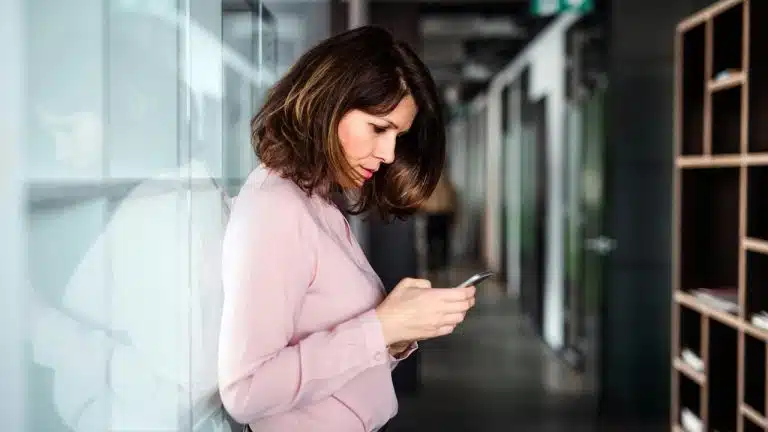 If Your Spouse Is Texting Someone Else, These 15 Signs Will Be Very Obvious