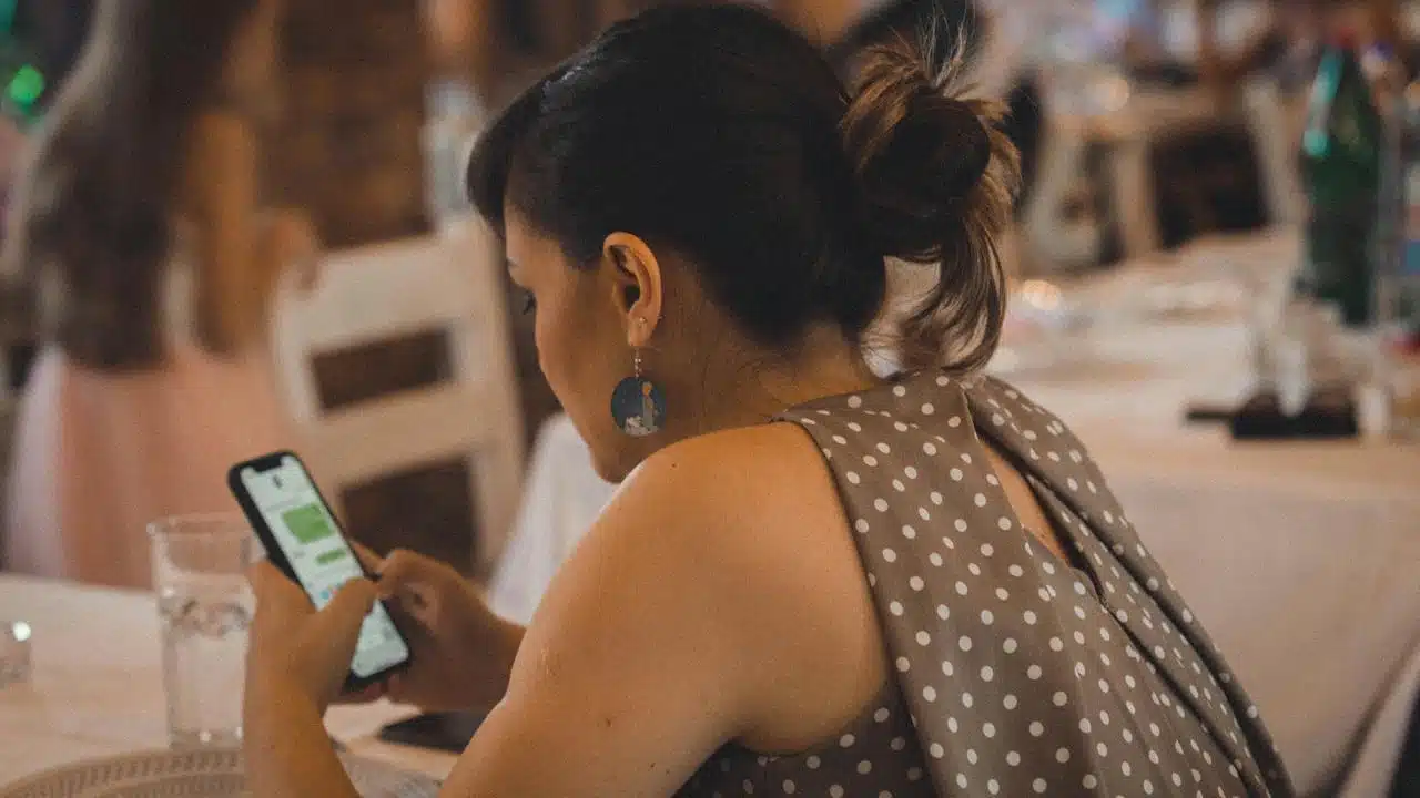 If Your Spouse Is Texting Someone Else, These 15 Signs Will Be Very Obvious