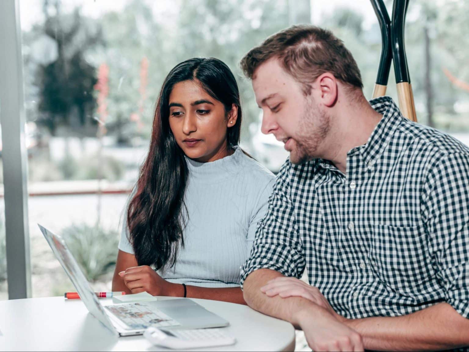 17 Things She Notices the Second You Stop Putting in Effort