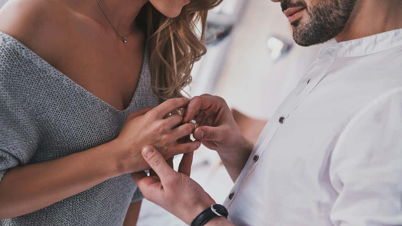 17 Clear Signs You’re Actually Ready to Propose to Your Partner