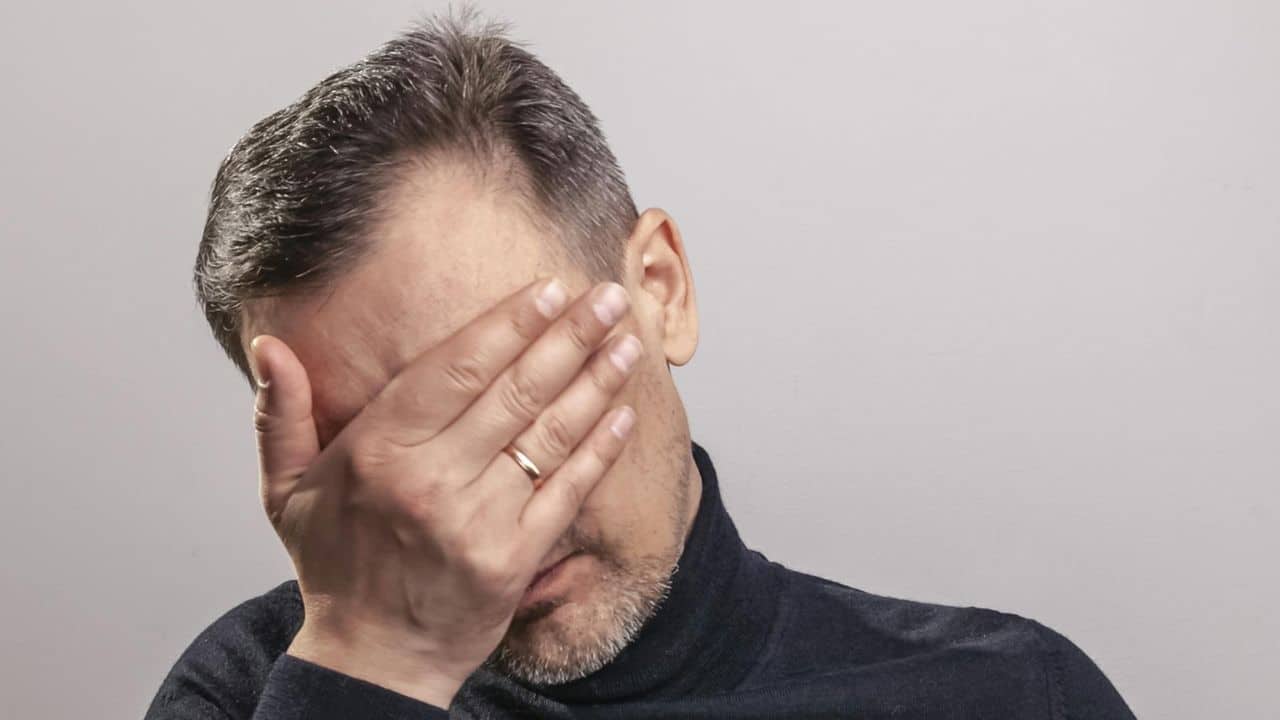 16 “WTF” Dating Stories That Still Haunt These Guys - The Modest Man