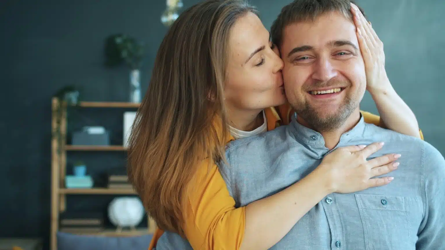 How Men and Women Interpret Emotional Distance Differently