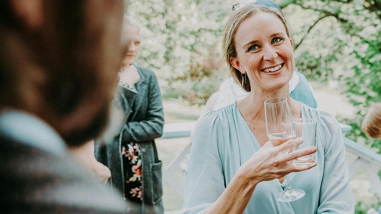 17 Challenges That Come With Dating Someone Significantly Older Than ...
