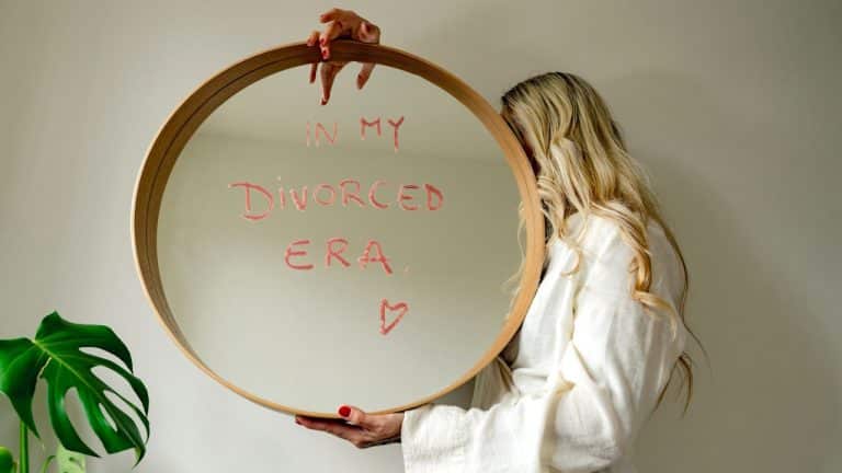 15 Honest Reasons Many Women Regret Getting Divorced (And Why It ...