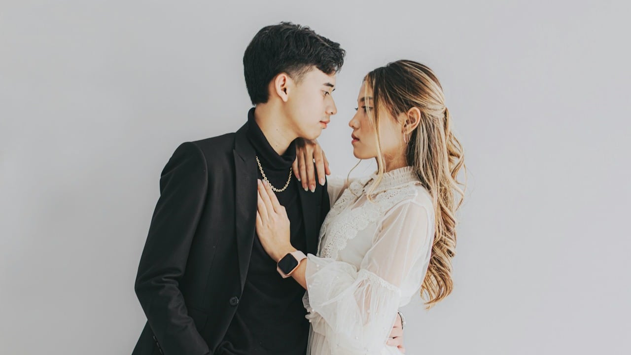 Opposites, Still Obsessed: 15 Surprising Ways Totally Different Couples ...